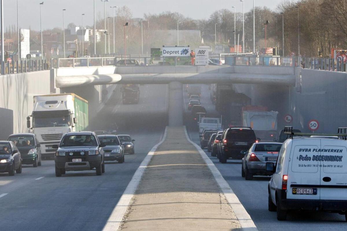 Tien miljoen euro voor ontbrekende geluidschermen langs N31 in Brugge ...